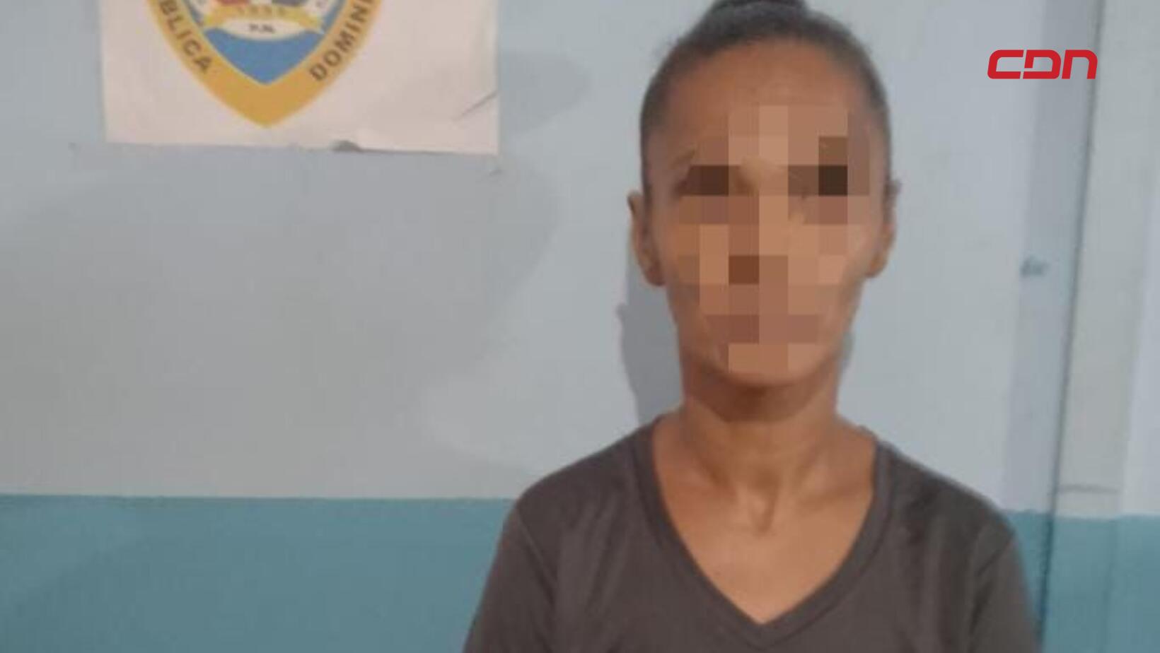 Apresan mujer acusada de incendiar establecimiento en Santiago