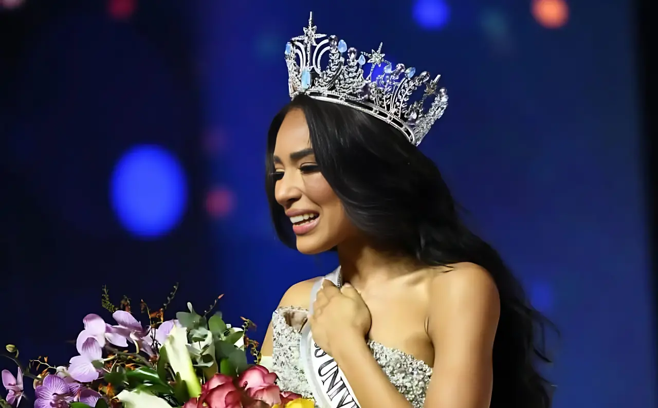 Así coronaron a Jennifer Ventura como Miss Universo RD