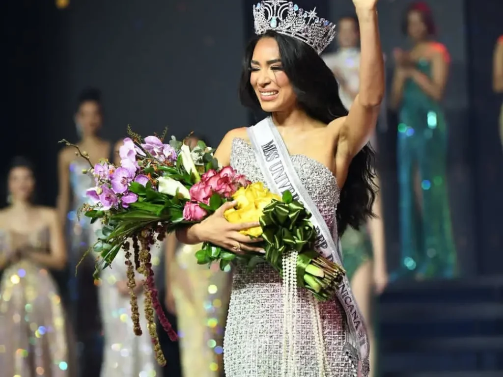 Así coronaron a Jennifer Ventura como Miss Universo RD