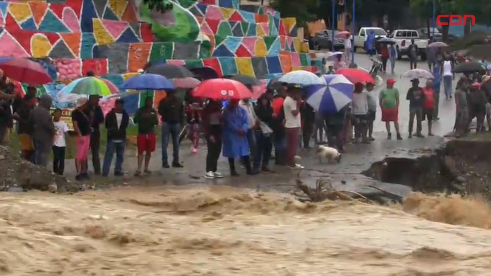 Guayabal está incomunicado por crecida de arroyo La Tina