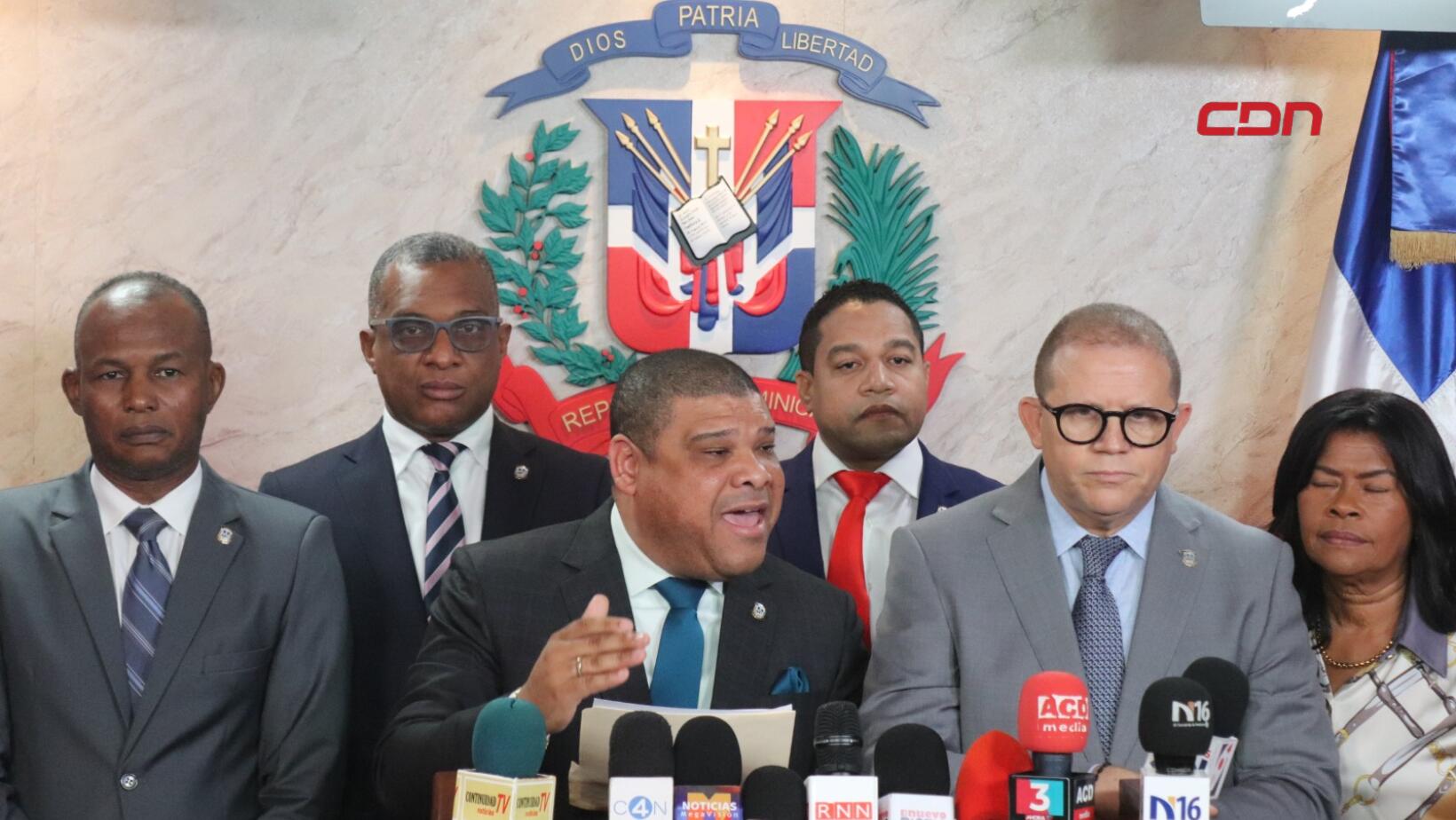 Someten solicitud de interpelación contra Marranzini por apagones