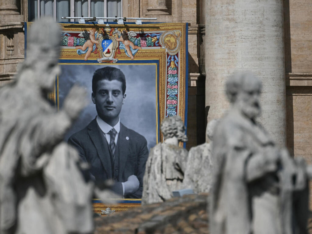 Celebran canonización del primer santo milenial en el Vaticano