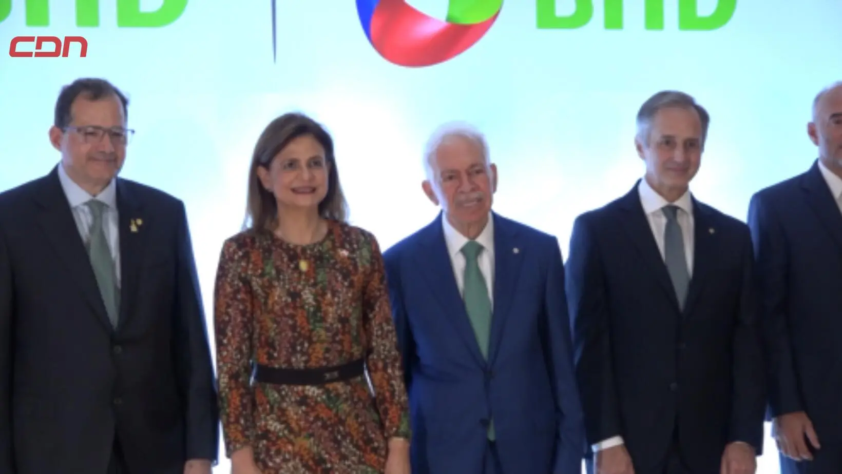 Banco BHD dona RD$100 millones al Ateneo Amantes de la Luz