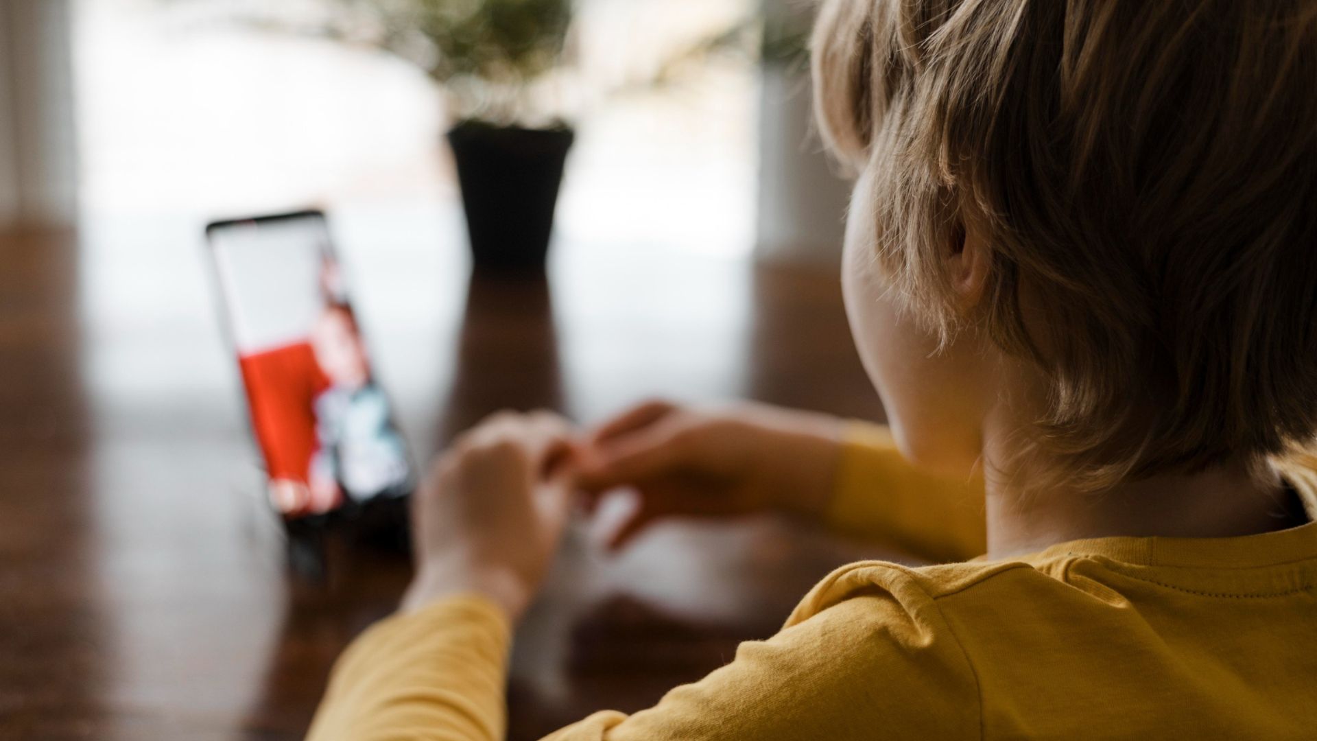Nomofobia infantil: riesgo oculto para la salud mental de niños