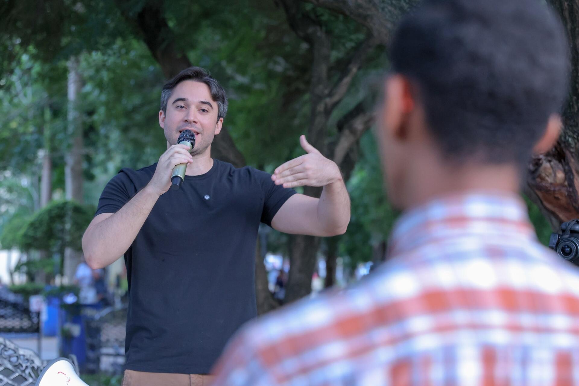 Fernando Abreu denuncia agresión a su equipo en la UASD