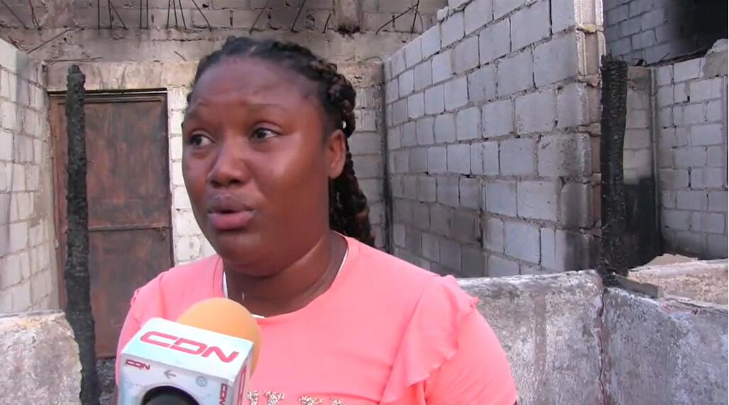 Madres solteras de Azua reciben apoyo tras perderlo todo