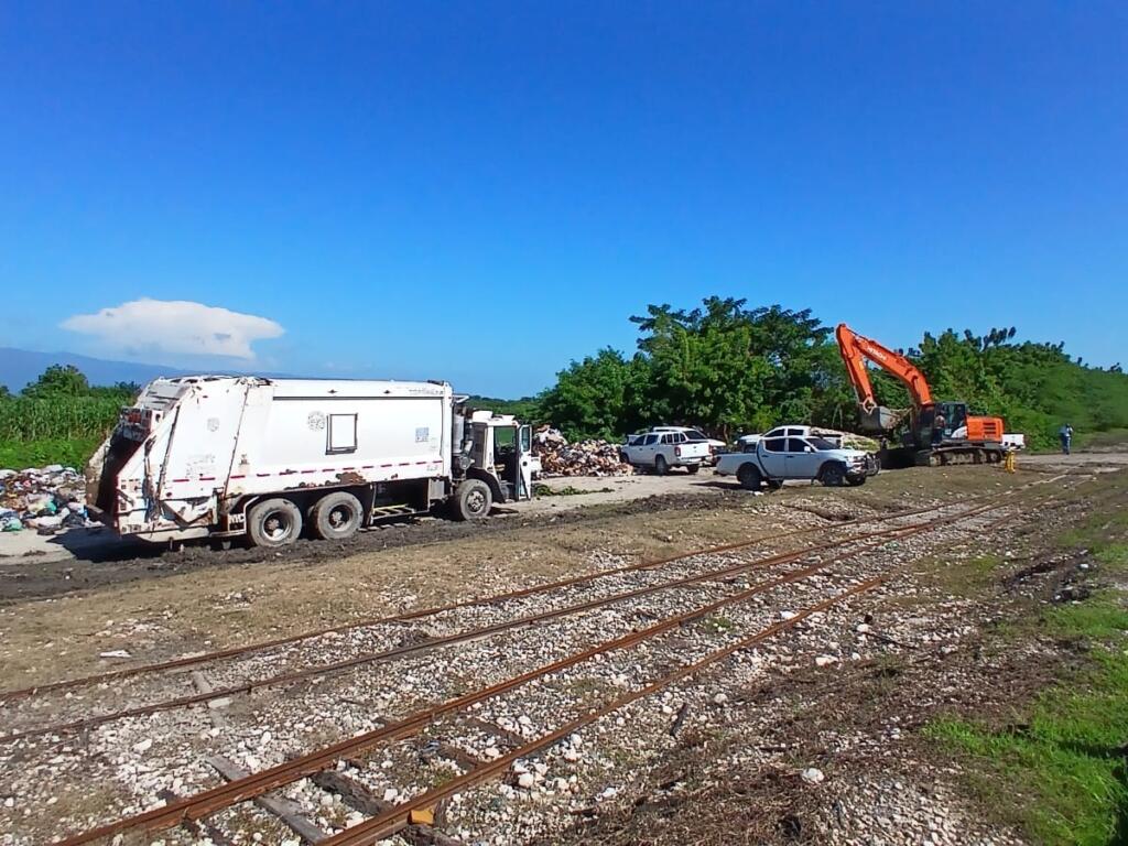 Barahona: Militares del CAC retienen camión recolector de basura