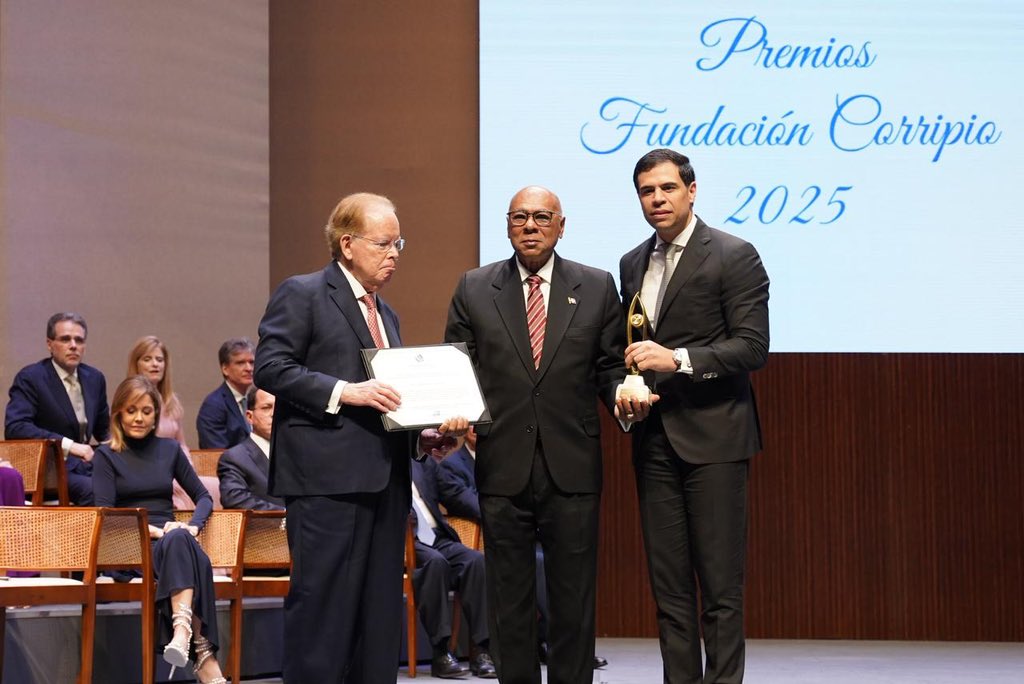 Premios Fundación Corripio reconoce a Milton Ray Guevara
