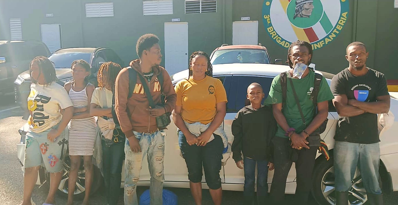 Ejército detiene hombre por transporte ilegal de extranjeros