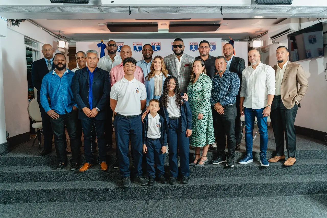 Familiares del fallecido Octavio Dotel le rinden un emotivo