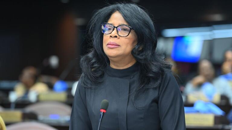 Hermana de Rubby Pérez critica silencio social en caso Jet Set