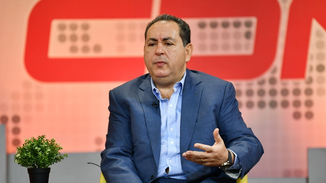 Mario Lama renuncia como director del Servicio Nacional de Salud