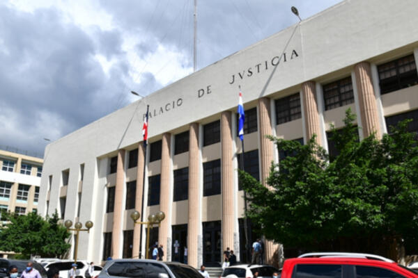 Policía toma medidas ante manifestación por caso Jet Set