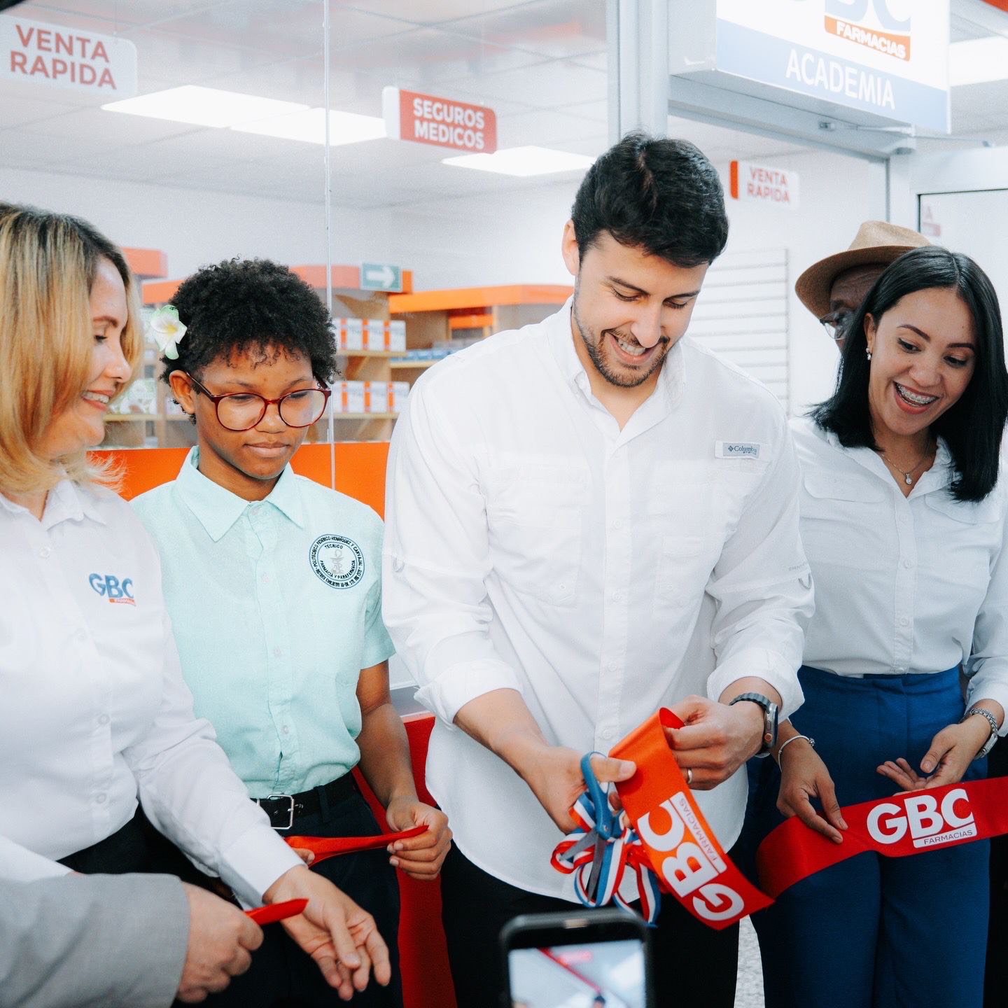 Fundación GBC y politécnico inauguran simulación de farmacia