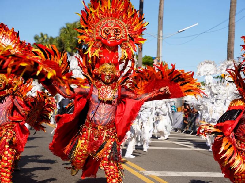 Desfile Nacional de Carnaval 2026 llena de color y cultura el Malecón ...