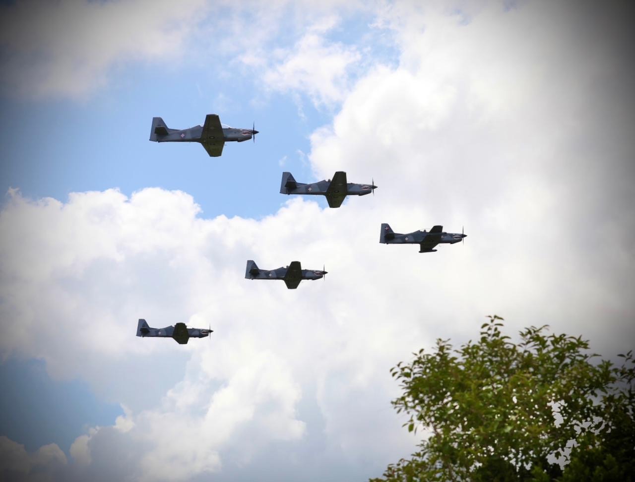 RD pone en operación los primeros aviones TP-75 Dulus