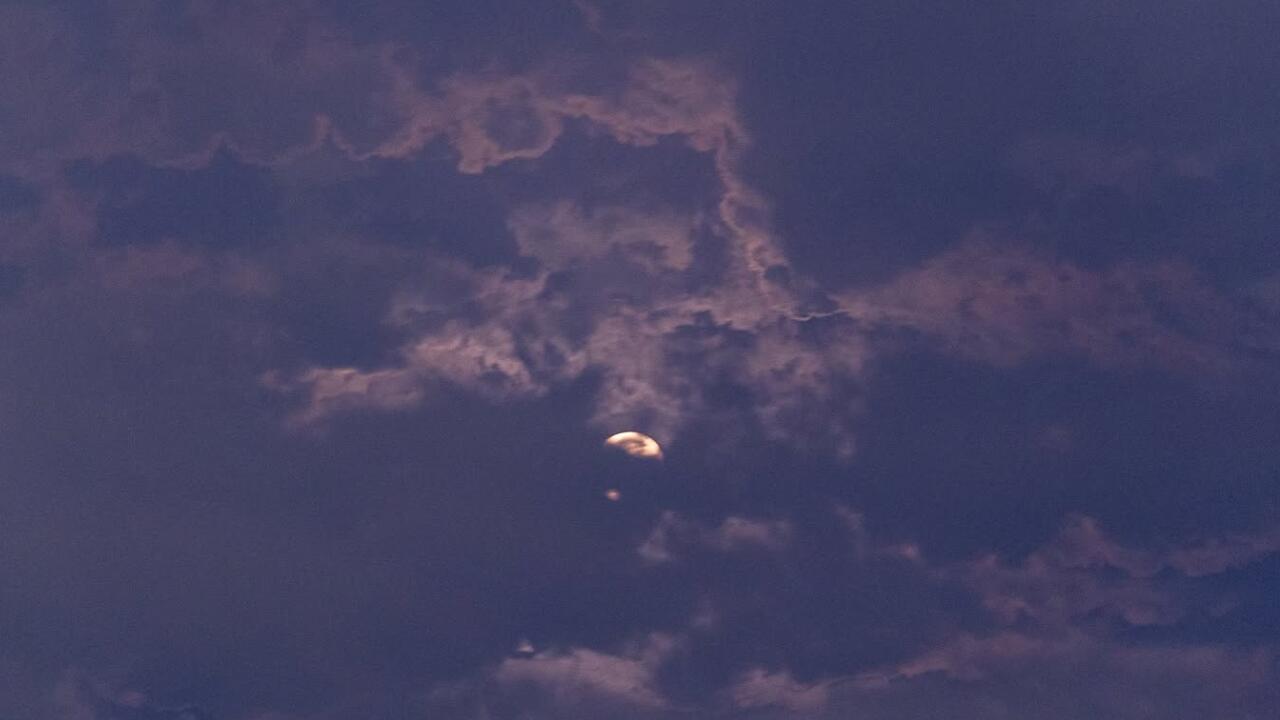 ¿Por qué se llama Luna Rosa y cómo se observó en el país?
