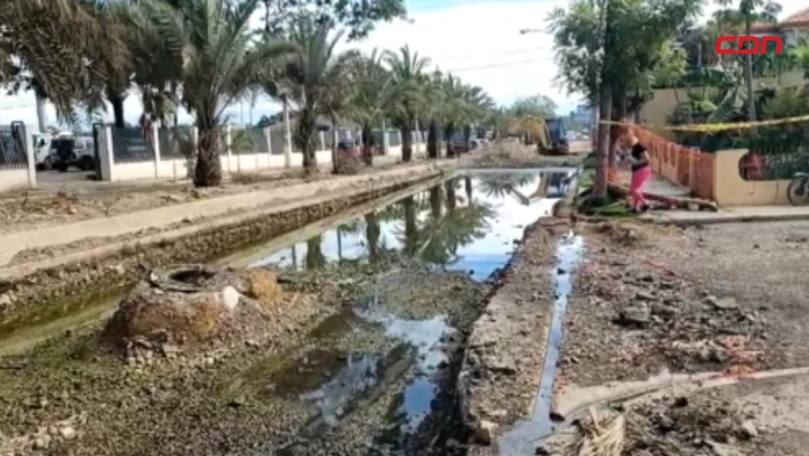 Avenida Benito Monción en Mao colapsa entre obras inconclusas