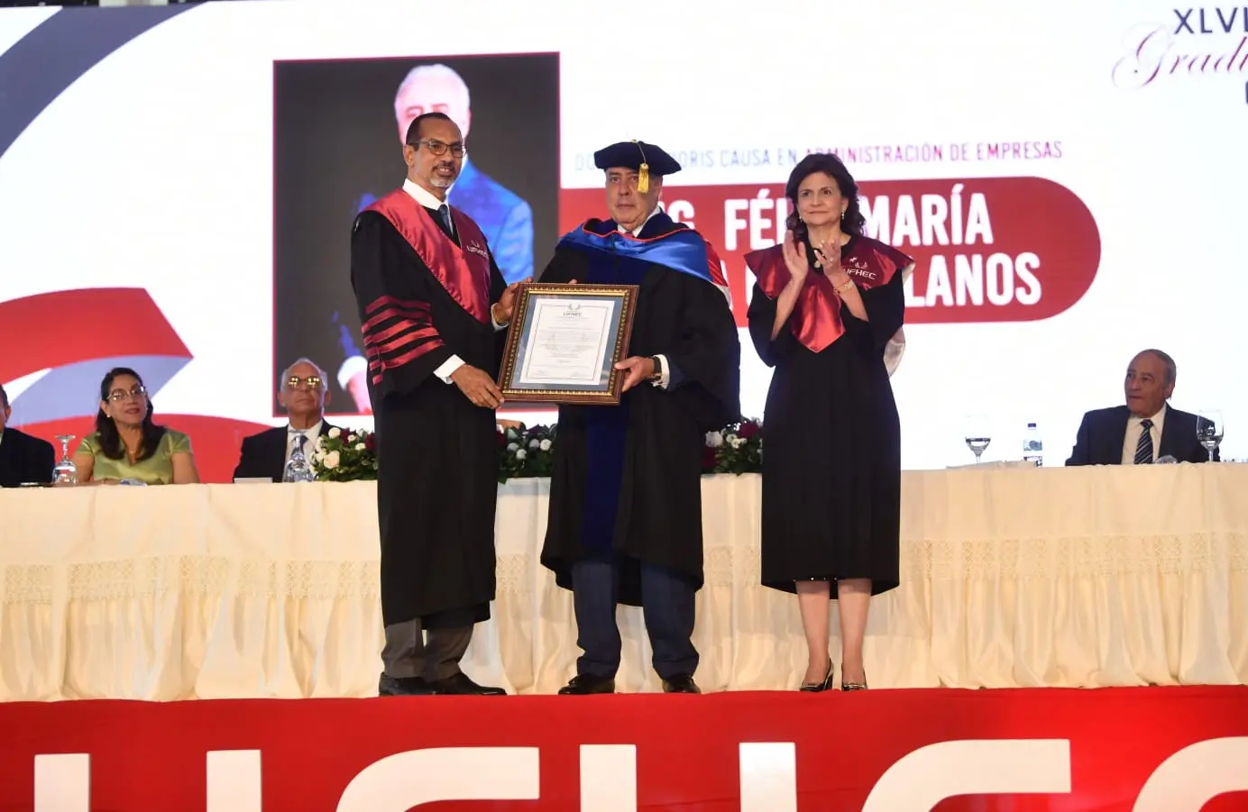La UFHEC entrega título Horis Causa al empresario Félix García