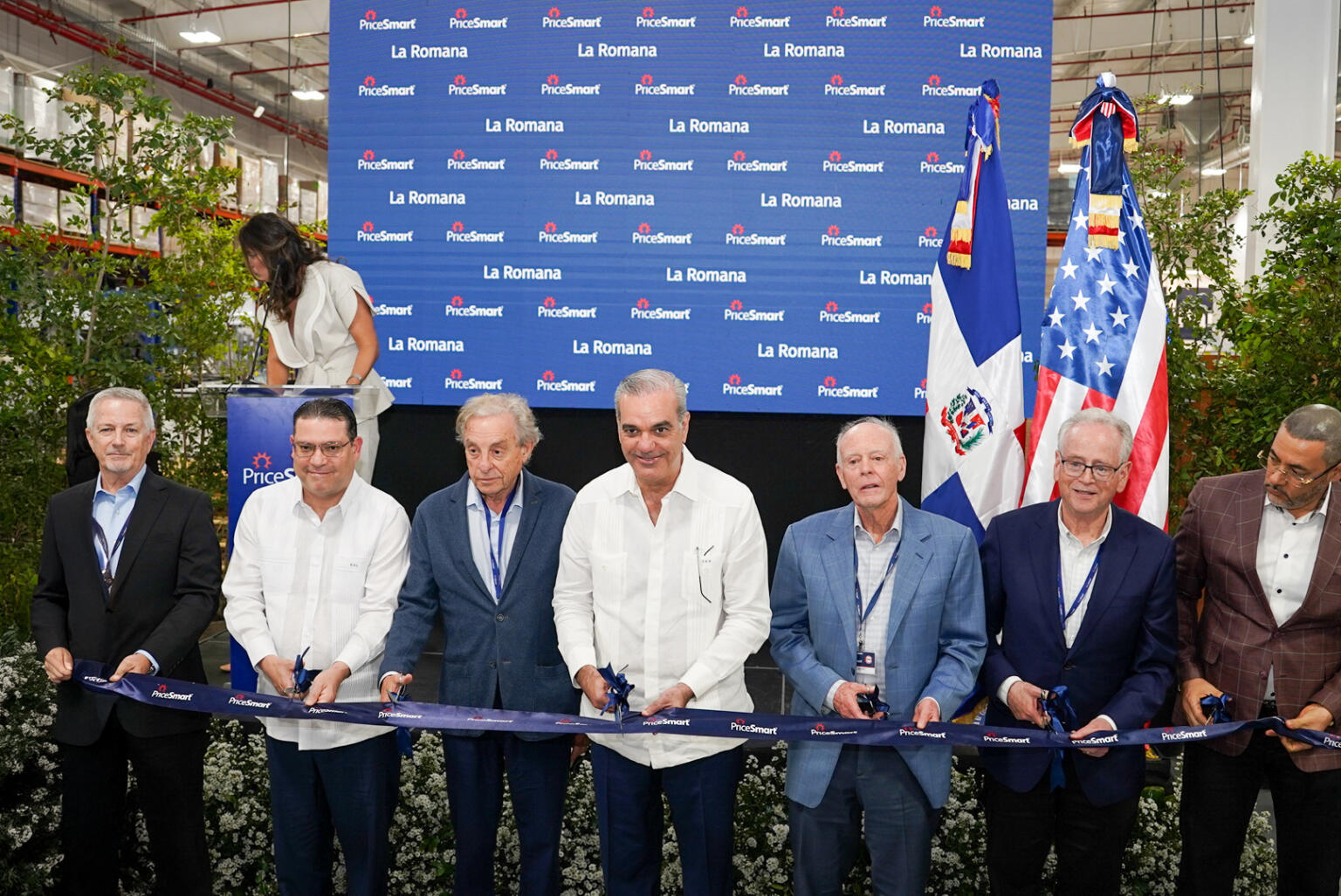 PriceSmart abre su sexto club en La Romana
