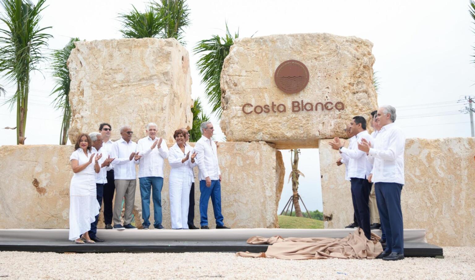 Abinader anuncia transformación de Boca Chica