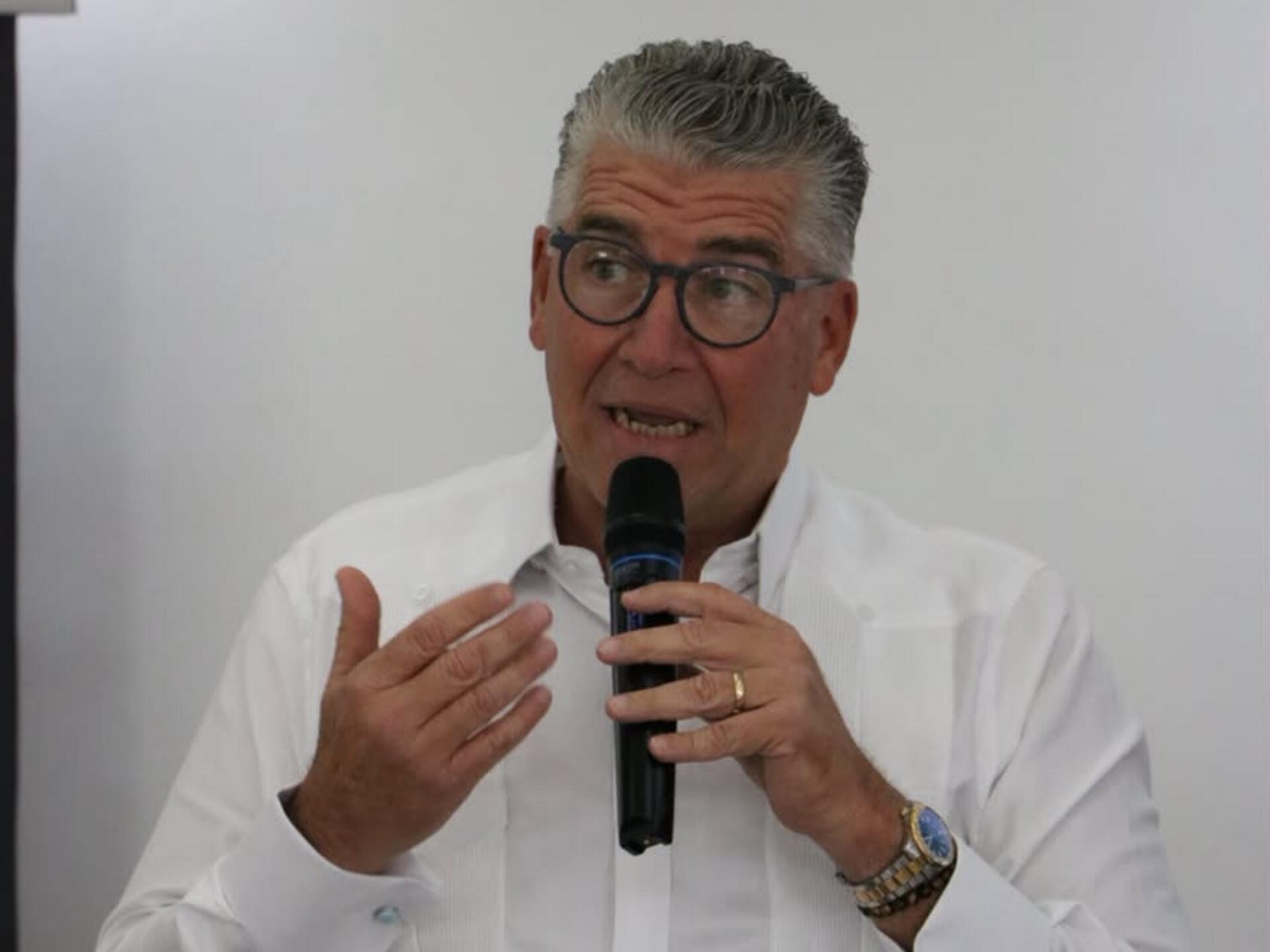 Eric Rivero apoya medidas económicas para el agro