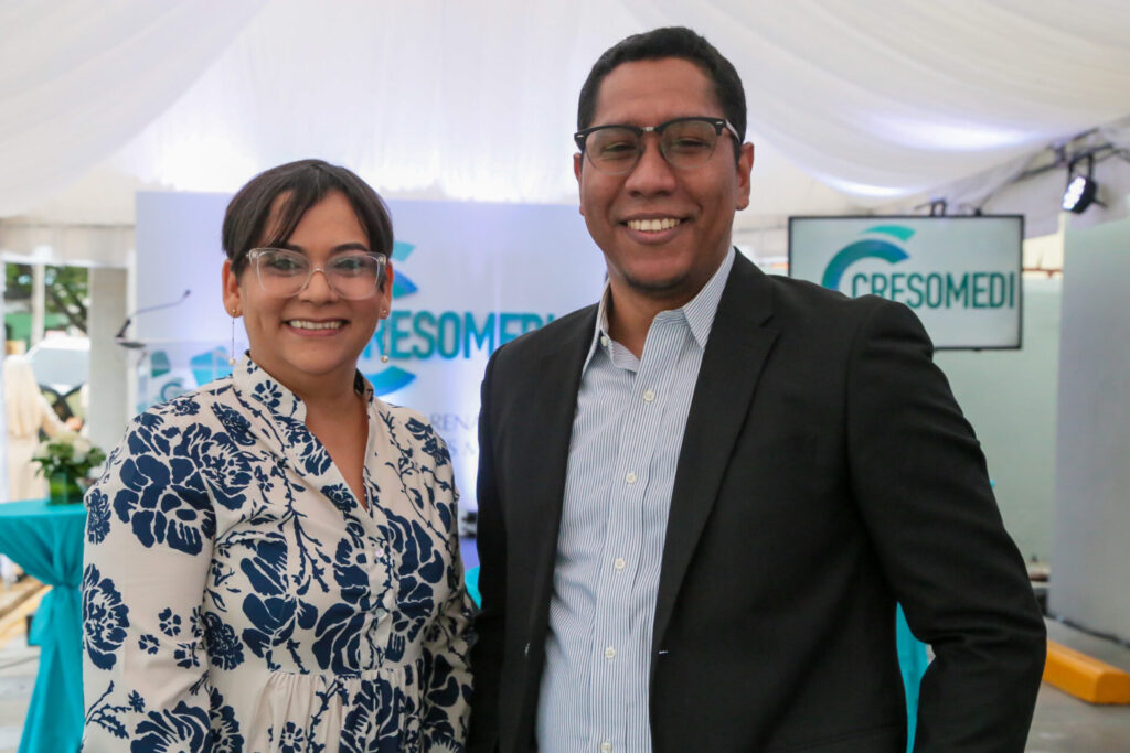 Inauguran centro renal y de especialidades médicas