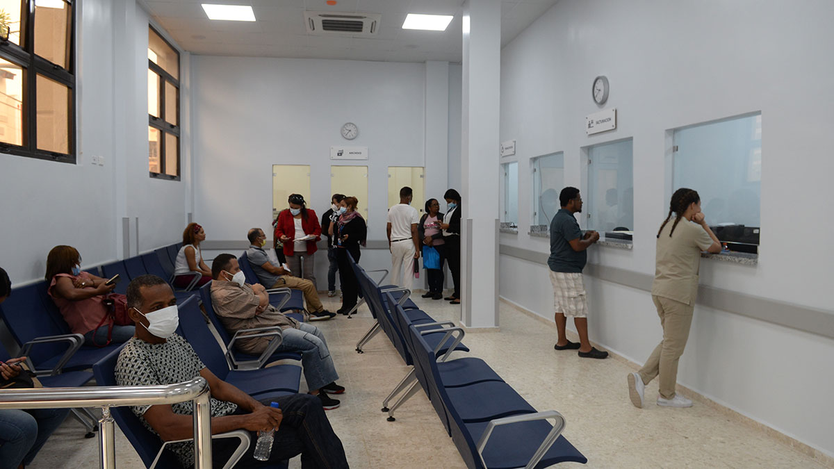 Pacientes valoran la reapertura del Padre Billini - Periódico elCaribe