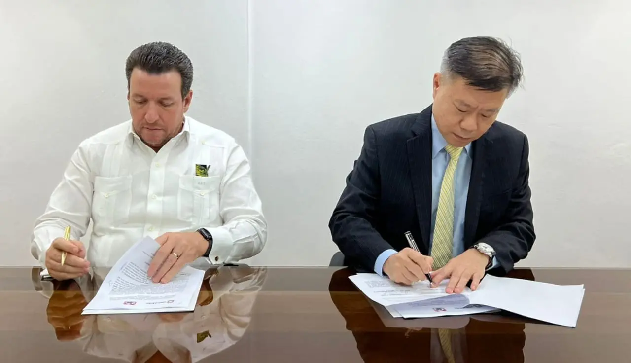 Unicaribe y Cendoesch firman acuerdo académico y de investigación Unicaribe y Cendoesch firman acuerdo académico y de investigación
