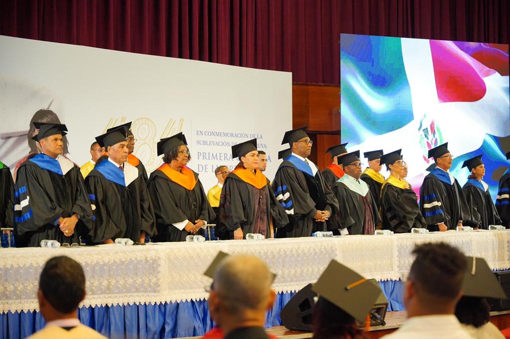 UASD gradúa 2,640 profesionales de grado y postgrado