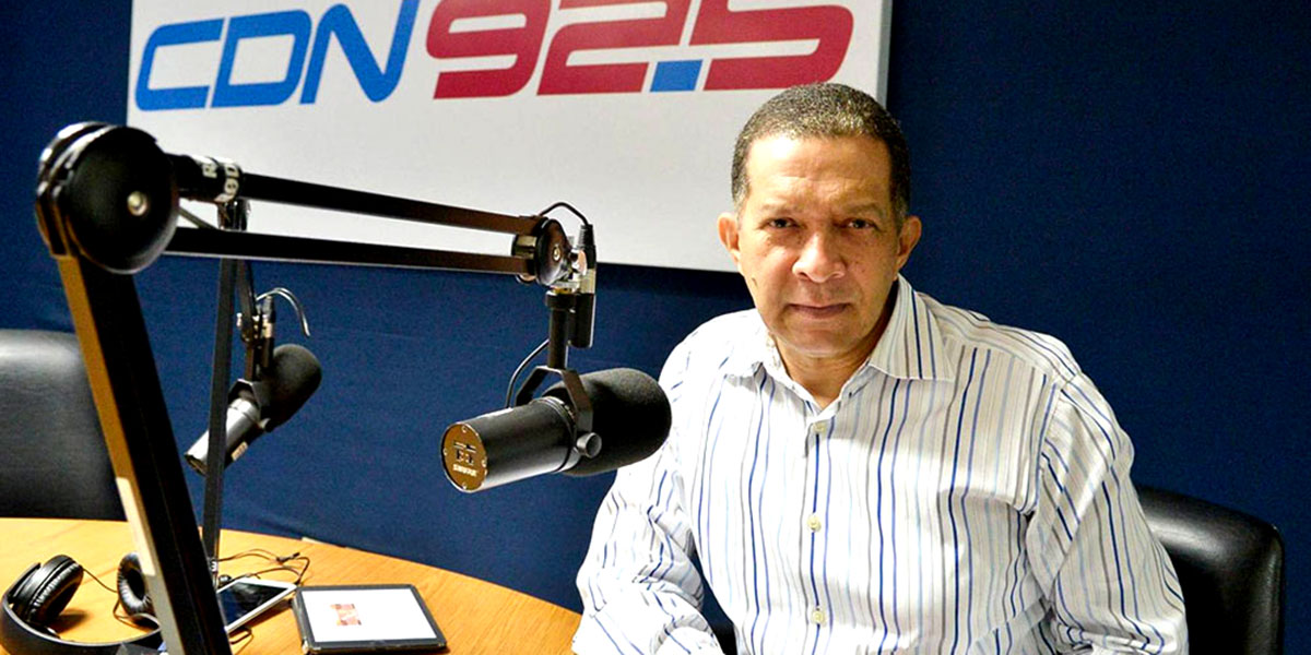 Reyes Guzmán celebra 7 años de programa radial con nueva hora ...