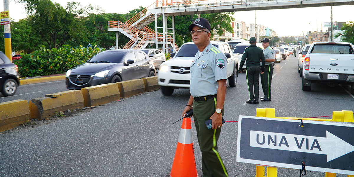 Implementan vía de contraflujo en avenidas 25 de Febrero y México