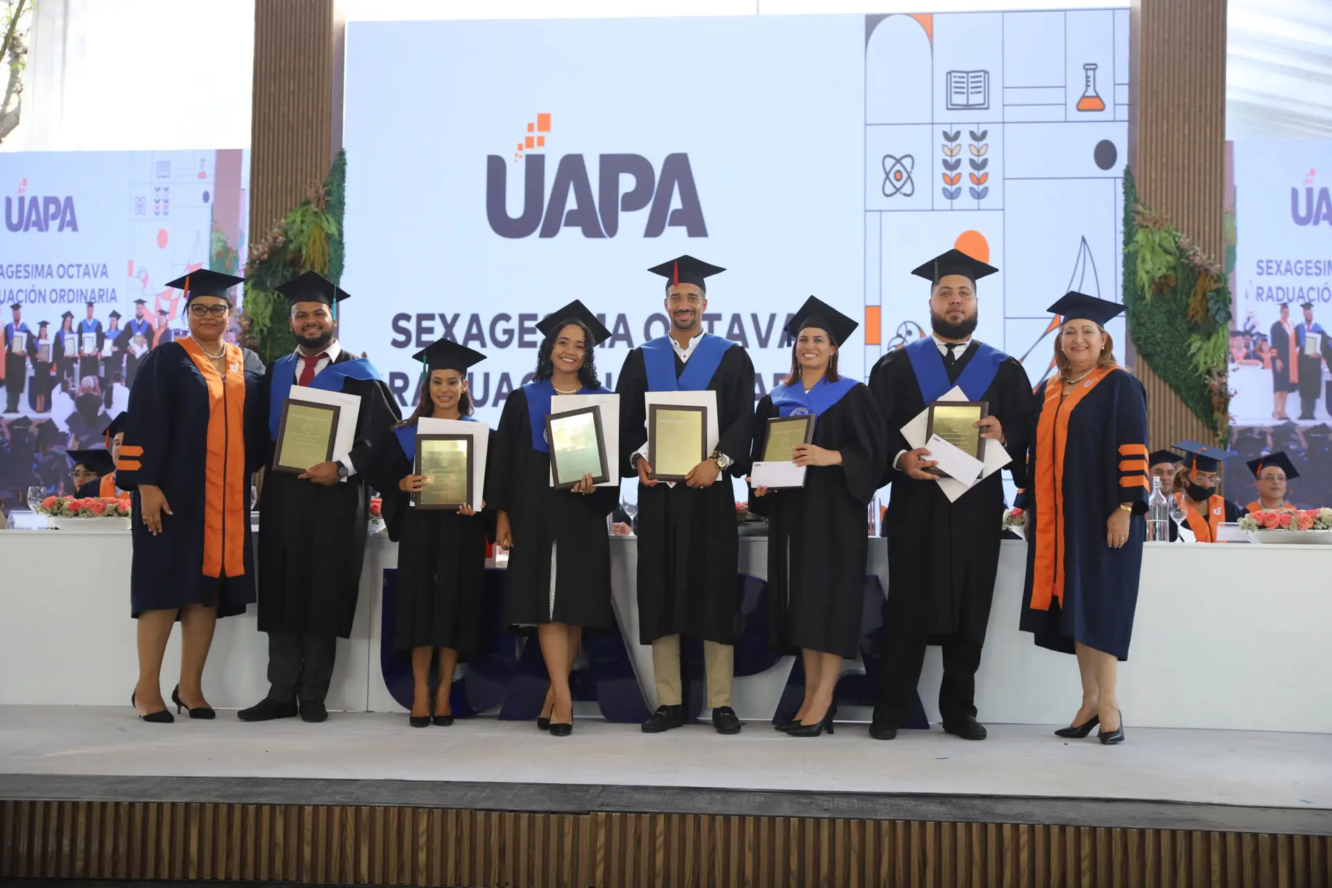 UAPA CELEBRA GRADUACIÓN CON PERIODISTAS DIGITALES