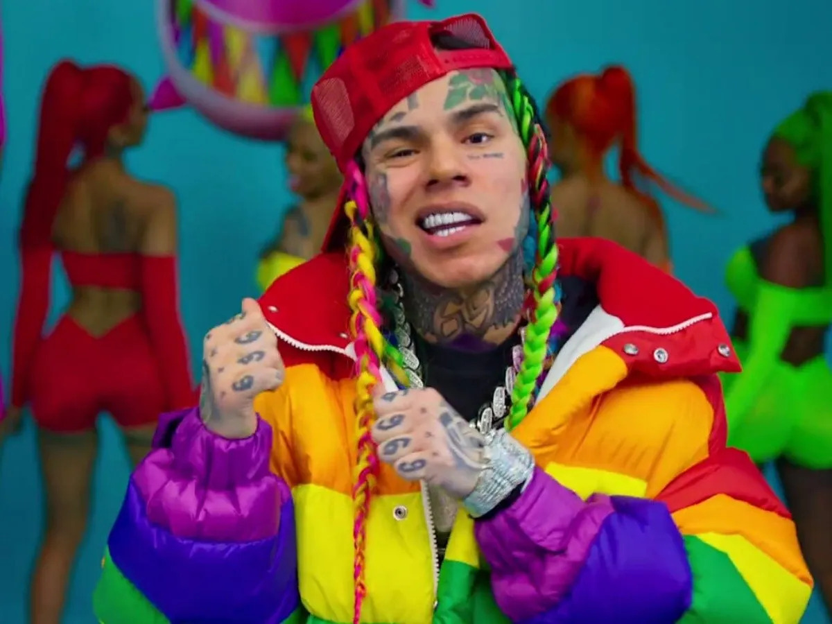 Tekashi reta a Anuel a una pelea para acabar con la guerra
