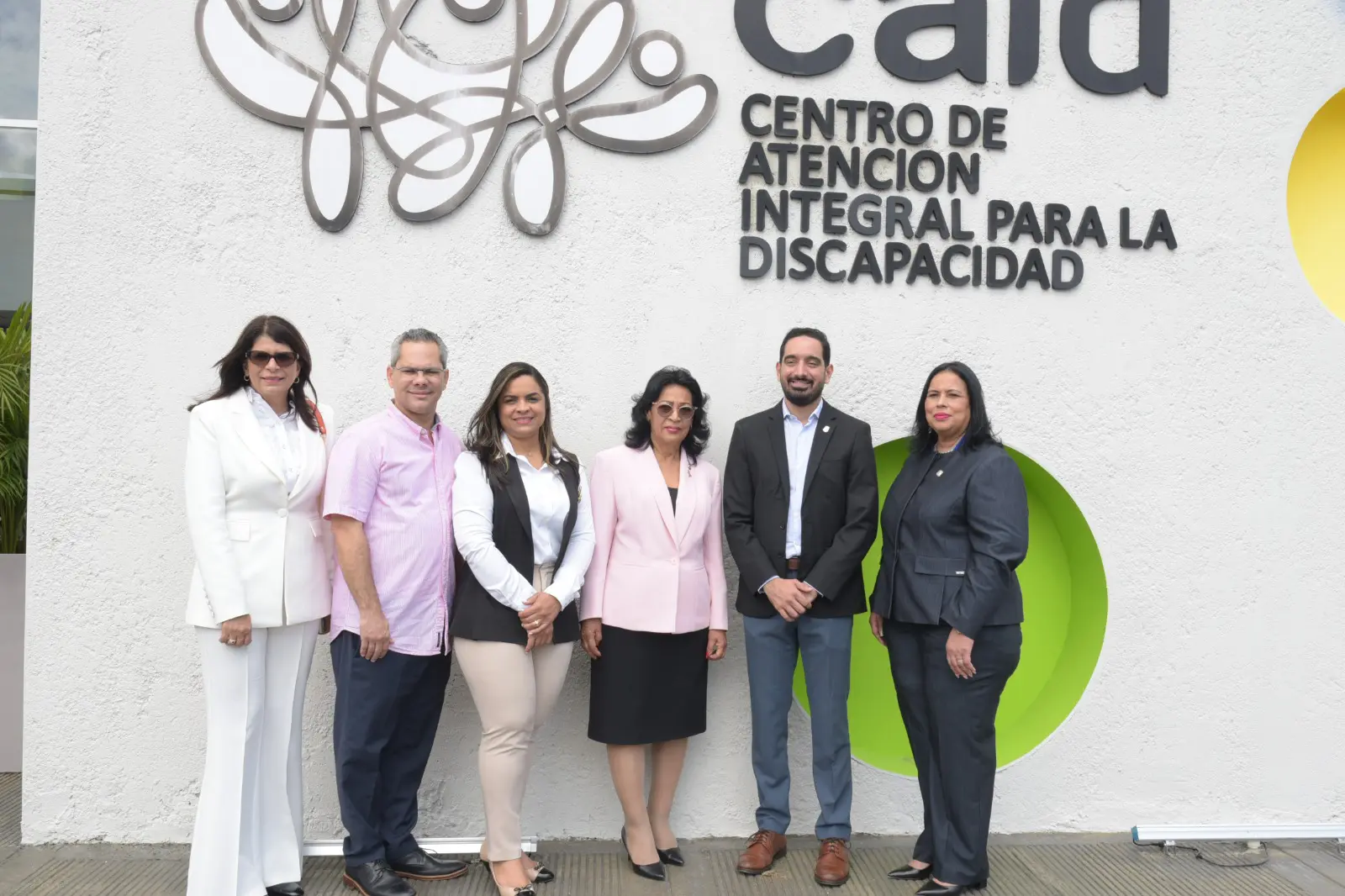 Diputados visitan Caid de SDE para verificar calidad del servicio