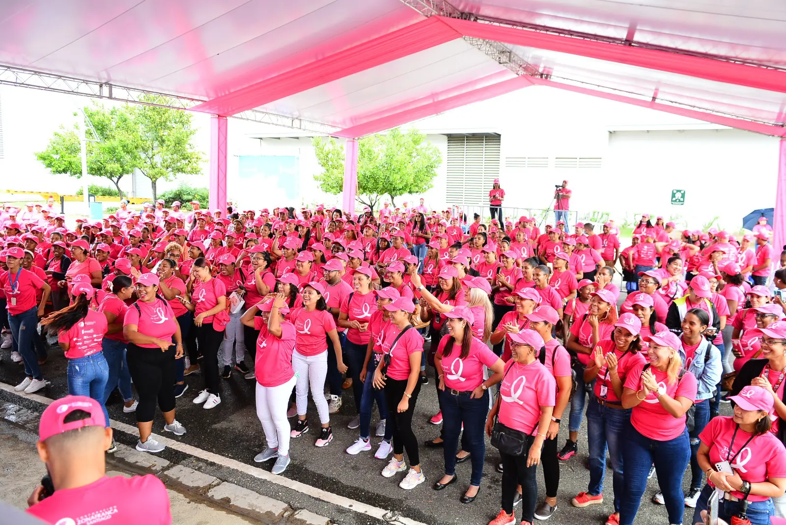 CZFS forma Gran Lazo Humano por una “Conciencia Rosa”