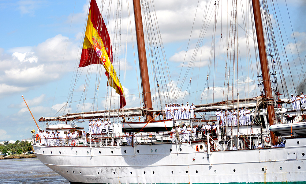 El buque español ofrece visitas hoy y mañana en puerto - Periódico elCaribe
