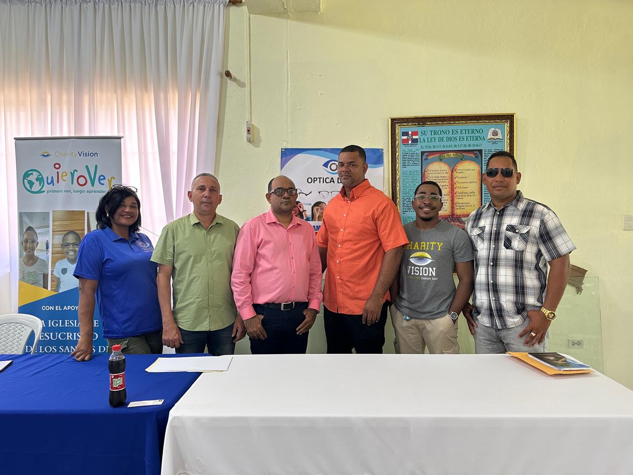 Fundación Denfi realiza jornada visual Bayaguana