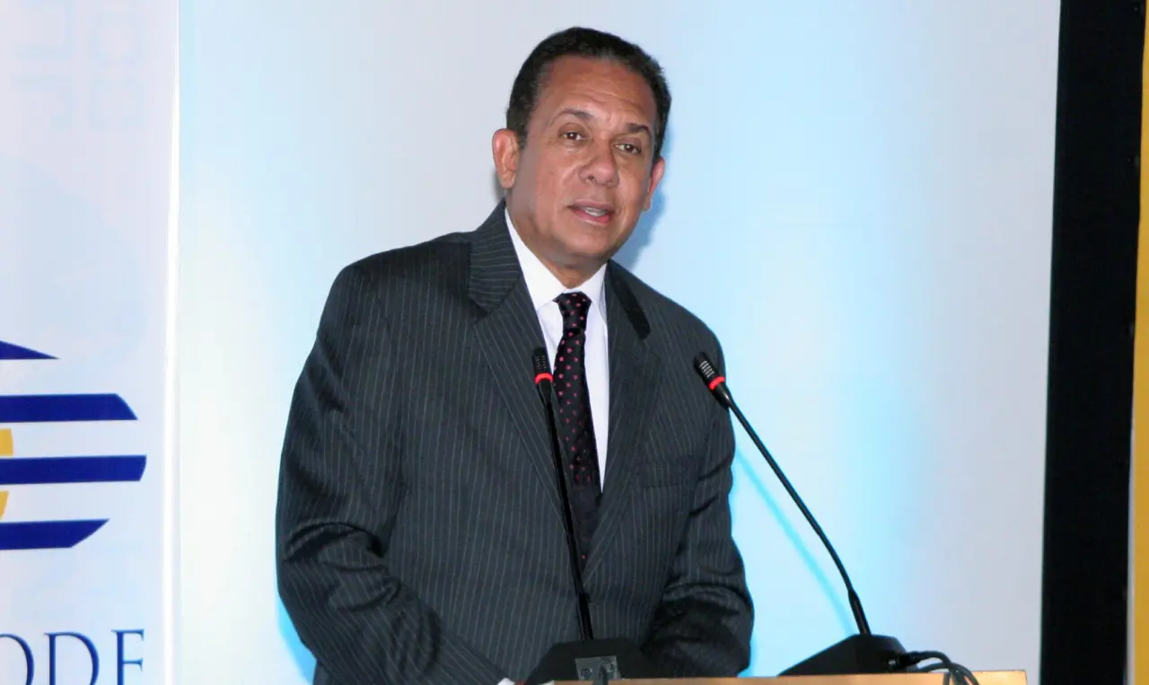 Muere el exministro y escritor José Rafael Lantigua