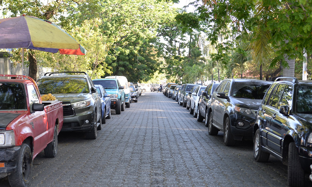 Proyecto de grandes parqueos en espera - Periódico elCaribe