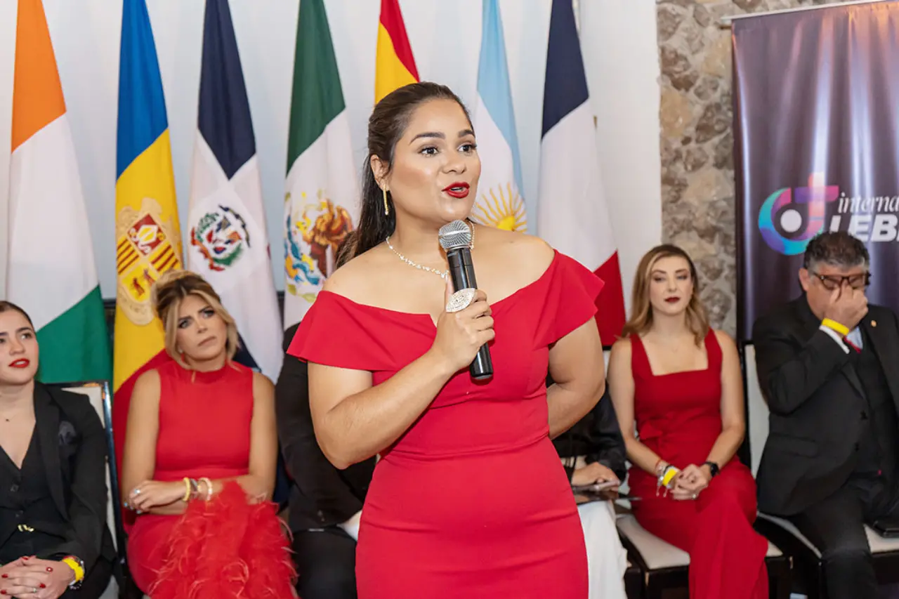 Janissa Rodríguez recibe reconocimiento internacional en México