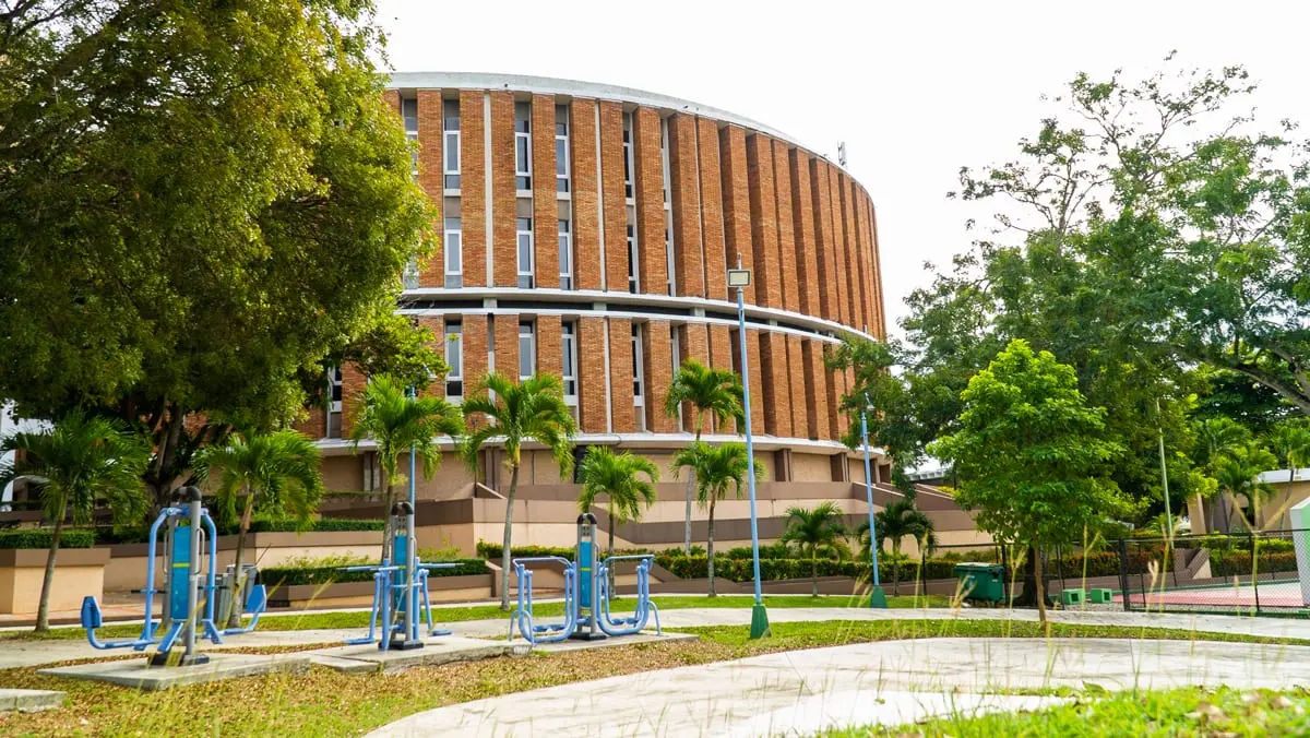 UNPHU, tercera del país y novena del Caribe en Ranking QS 2026