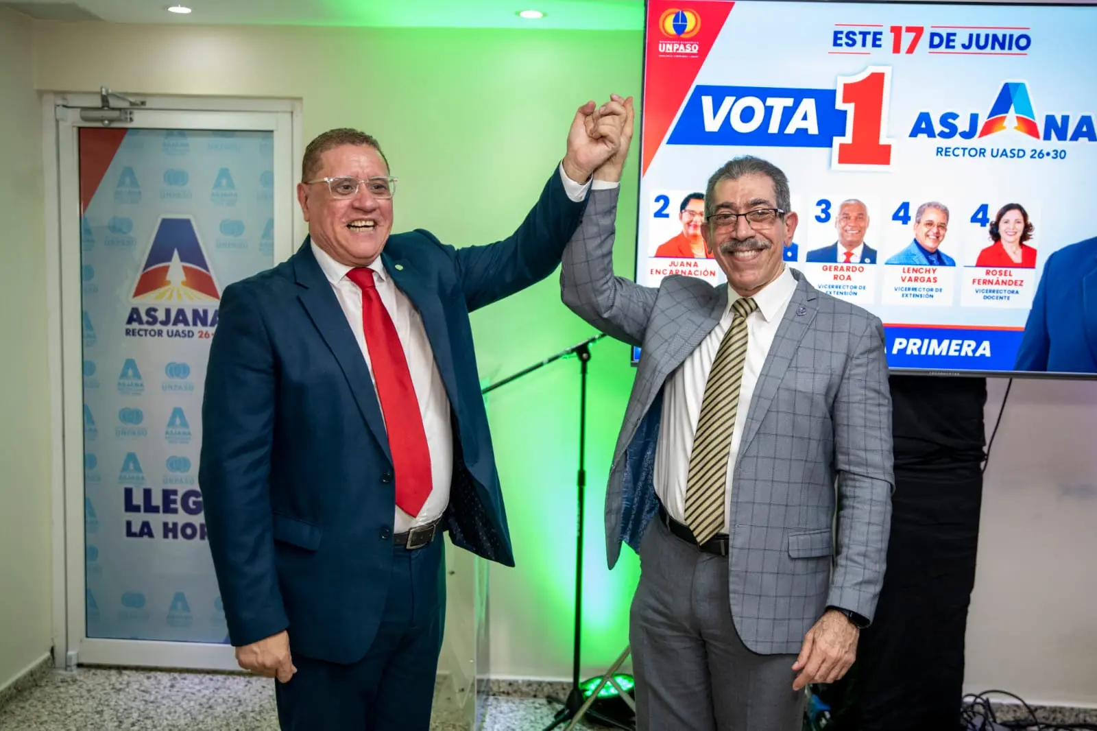 Fidel Munnigh cierra campaña al decanato de artes de la UASD