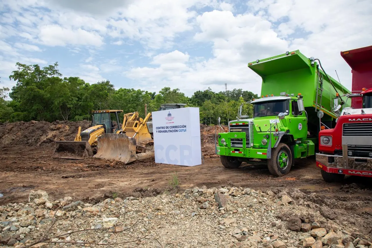 Abinader inicia CCR Cotuí para reforma y rehabilitación social