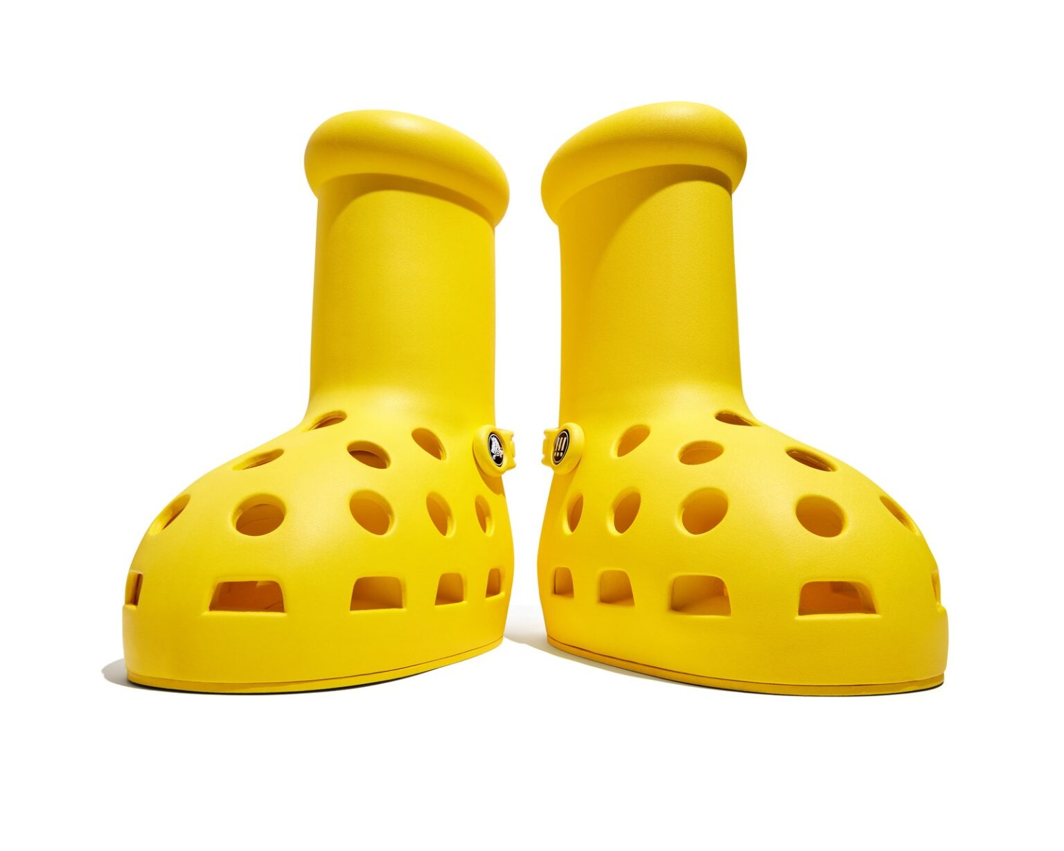 Crocs amarillos de Mschf: ¿Las botas 3D vuelven en tendencia?